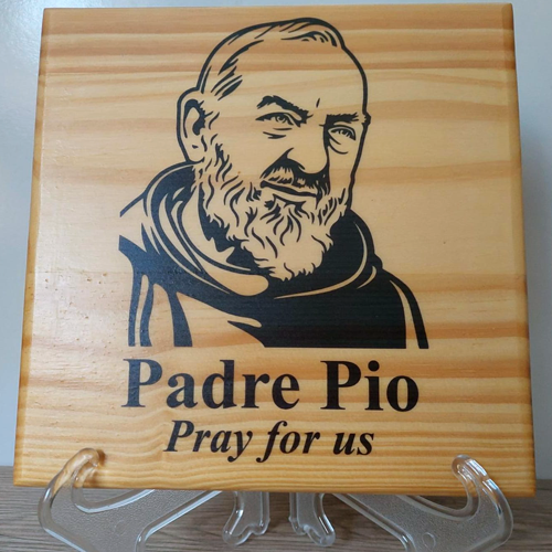 Padre Pio Pine Wooden Plaque – IL-ĦSIEB KOLLOX